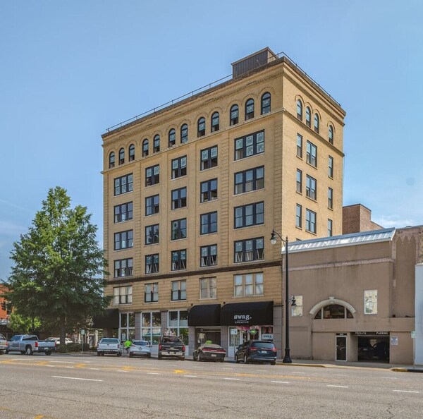 Historic Rooftop Steps To Dt Shops & Dining Unit 4 - Tuscaloosa, AL