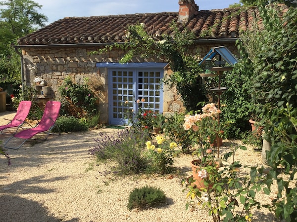 Cosy Cottage In Small Charming 13c Walled Village. - Lot