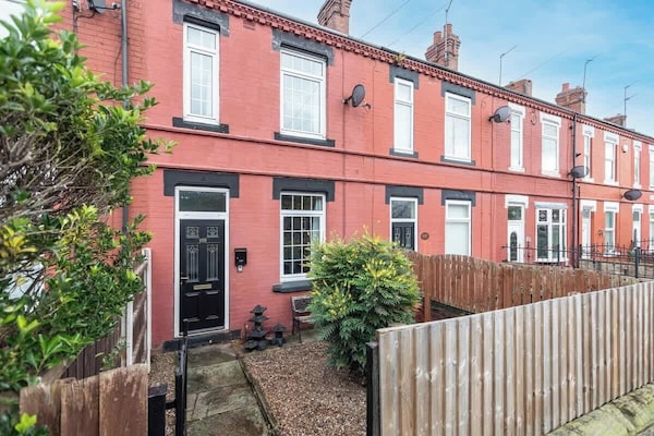 Spacious Three Bedroom Property! - Barnsley