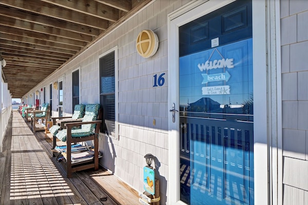 Perfect Surf City Stay: Walk To Beach, Dining, & Fun - Surf City, NC