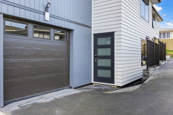 Element Edge Townhouse With Parking And Air-con - Auckland
