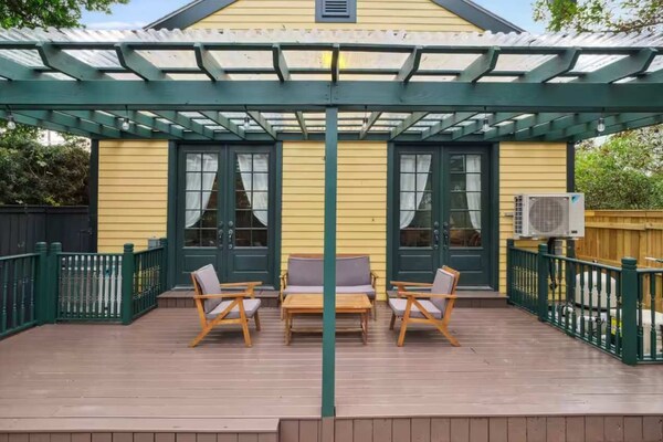 Artful 5br Oasis W/pool & Hot Tub, Steps To Fq - New Orleans Jazz & Heritage Festival