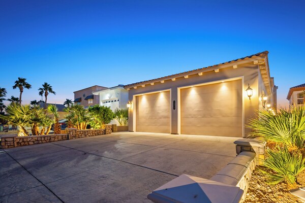 Paradise Riverfront Home With Spa And Dock Sleeps 16+ - Bullhead City, AZ