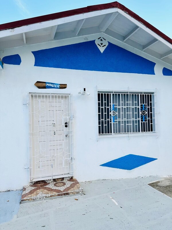 Mastter Bedroom - Ferdi's Place - Port Antonio