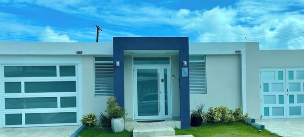 Charming 3-bedroom House In San Juan With Wifi And Ac - San Juan