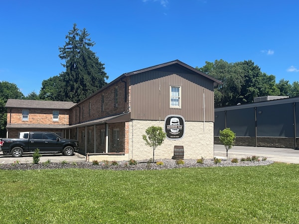 Bourbon Oak Hideaway 1 - Charming Studio Apartment On The Bourbon Trail - - Bardstown, KY