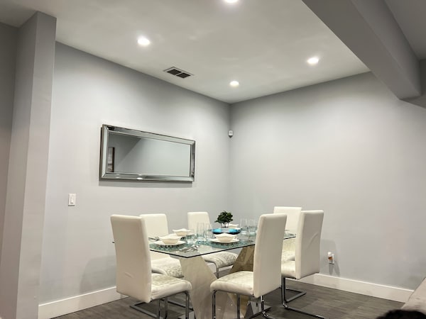 Moderno Townhome De 3 Hab & 2.5 Banos Con Garage Privado En Comunidad Cerrada. - Johns Creek, GA