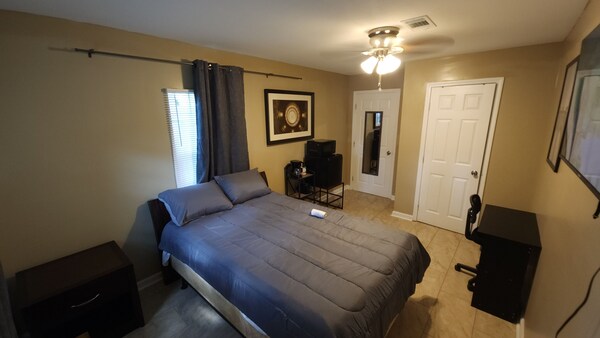 Charming Bed & Breakfast In Terrific Montgomery With Wifi, Ac - Montgomery, AL