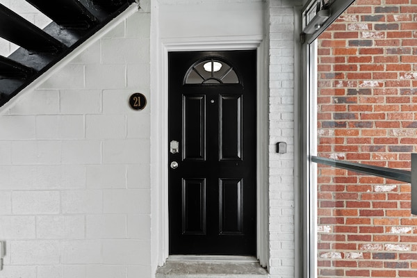 Charming & Spacious 1br Upper Flat In Royal Oak - Troy, MI