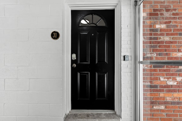 Charming 1br Upper-flat Unit In Royal Oak - Bloomfield Hills, MI