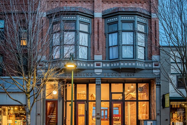 Historic Water View Room Overlooking The Bay With Private Balcony - Port Townsend, WA