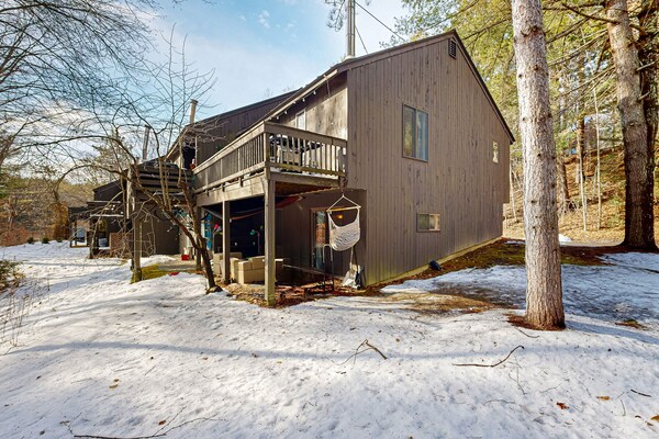 Cozy End-unit Dog-friendly Condo W\/ Patio, Balcony, Board Games, W\/d, Wifi, Tvs - Hanover
