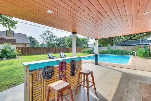 Tomball Home W/ Game Room: Walk To Main Street! - Stagecoach, TX