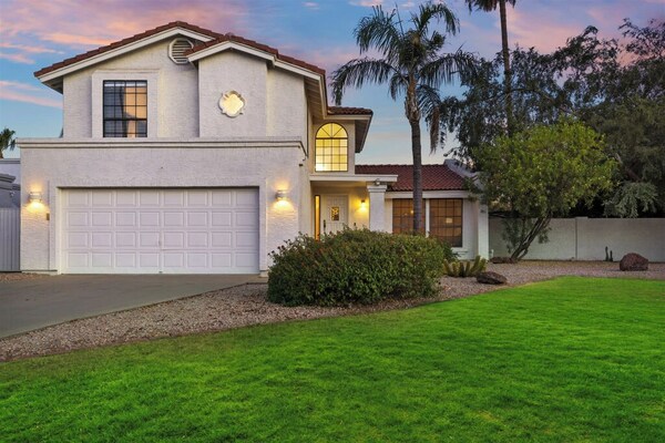 A Modern Getaway In Paradise! ~Heated Pool And Hot Tub Coming Soon. - Phoenix, AZ