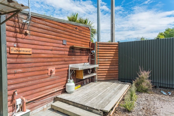 Streamside Fisherman's Cabin - Taupō