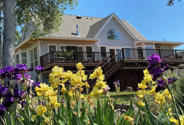 Idyllic Hideout: Sweeping Views! - Collins Lake, Browns Valley