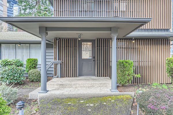 Elegant Luxury Home In Prime Downtown Bellevue - Bellevue