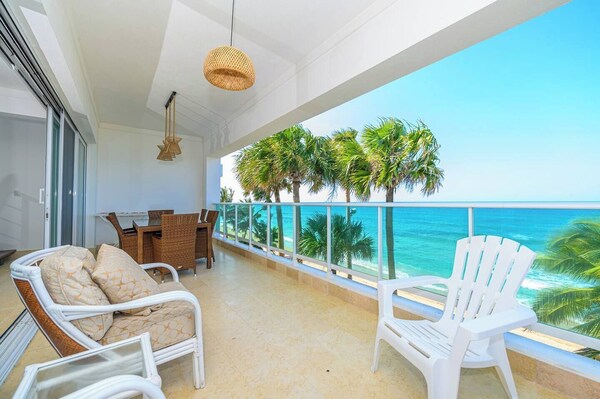Spacious 4-bedroom Condo With Wifi And Ac In Serene Bluegreen Oceanfront Condos - Sosúa