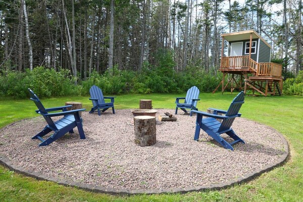 Hare Hideaway With Fireplace - Prince Edward Island