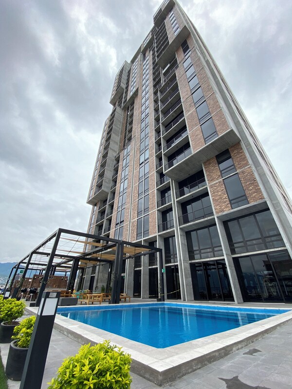 Lux 2 Br Apartment, Swimming Pool, Gym And Free Parking In Downtown Monterrey - Monterrey