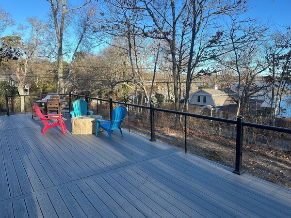 3 Bedroom Home With Lake Views Of Lake Wequaquet. - Barnstable, MA