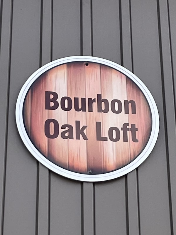 Bourbon Oak Loft - Spacious 2 Bedroom, In The Heart Of The Bourbon Trail. - Bardstown, KY