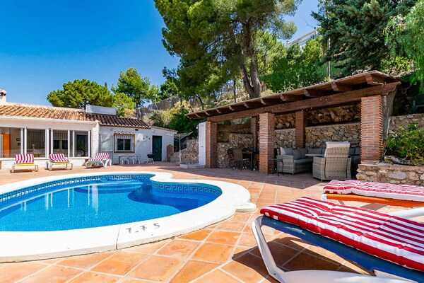 Cruz Del Monte: One-level Villa With Private Pool And 3 Bedrooms In Costa Del Sol. - Cómpeta