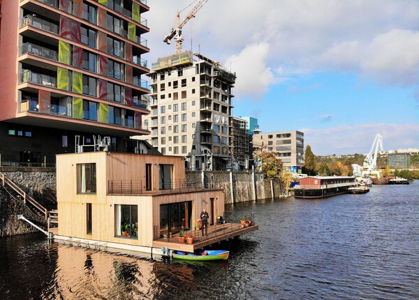Amazing Luxury 4-bedroom House Boat In Enchanting Prague - Movie Screen And Bbq - Prag