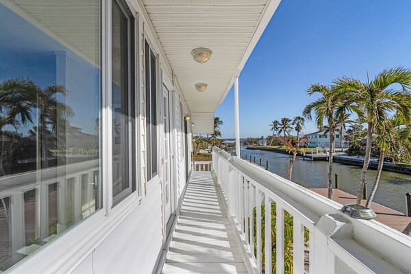 21591 Entire Waterfront Duplex W/ Pool & Spa - Fort Myers Beach, FL
