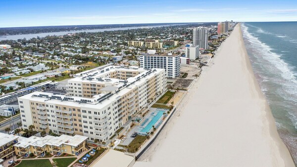 Oceanfront Oasis Daytona Beach 1br/1ba - Road View #339 - Ormond Beach, FL
