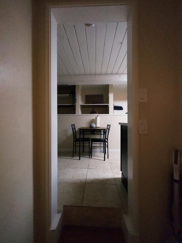 1bedroom\nguest Suite With Separate Entrance And Exit , Full Kitchen - Pleasant Hill, CA