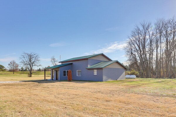 Golf Course Views: Oakland City Retreat - Eagle Lake, Winslow