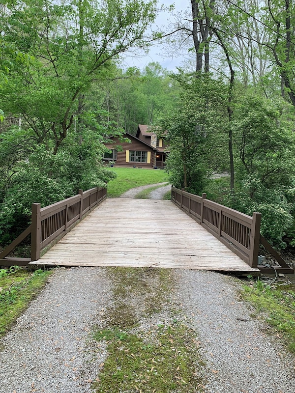 Cabin By The Creek Located In Historic New Richmond, Ohio 3br 2.5b Sleeps 11 - 캘리포니아