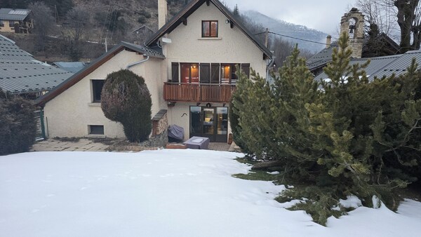 Auris-en-oisans, Domaine De L'alpe D'huez, 10 Minutes From The Resort. - Isère