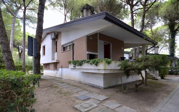 Modern Comfort Villawith Enchanting Garden - Lignano Sabbiadoro