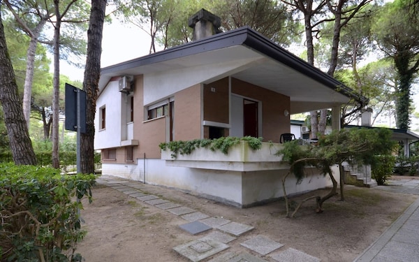 Modern Comfort Villawith Enchanting Garden - Lignano Sabbiadoro