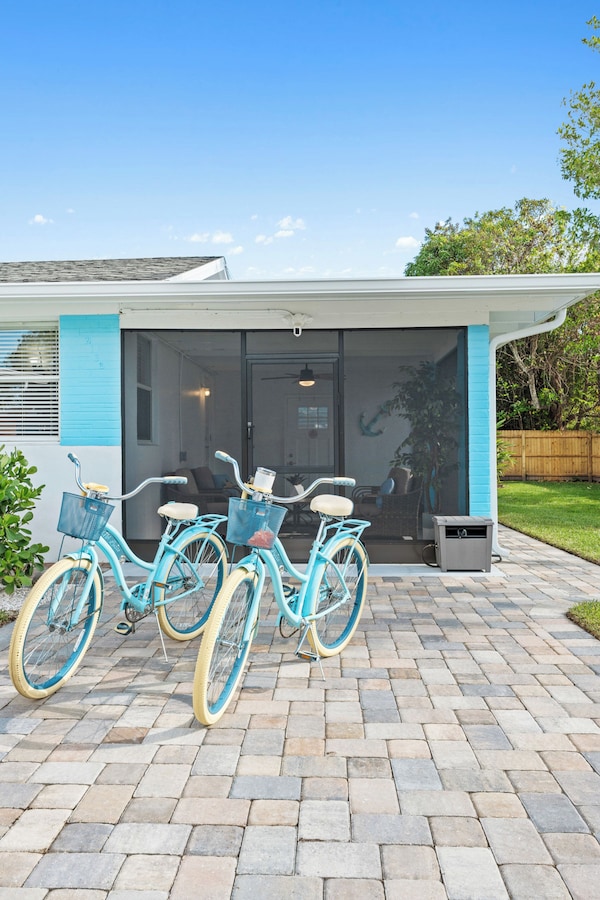 Charming Naples Retreat  Your Perfect Getaway! - Beach Access, Naples