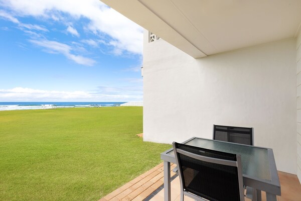 Absolute Beachfront Apartments 2b - Lennox Head