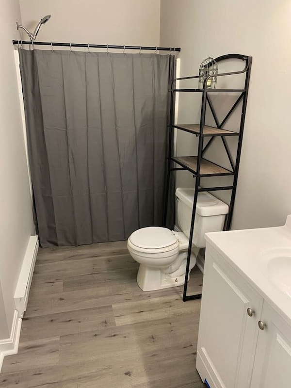 One Bedroom Apartment In Southford/southbury, Ct - Newtown, CT