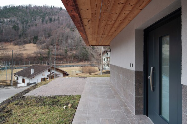 Apartment 'Appartamento Rododendro' With Mountain View, Private Terrace And Wi-fi - Alleghe