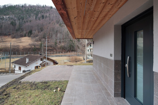 Apartment 'Appartamento Rododendro' With Mountain View, Private Terrace And Wi-fi - Alleghe
