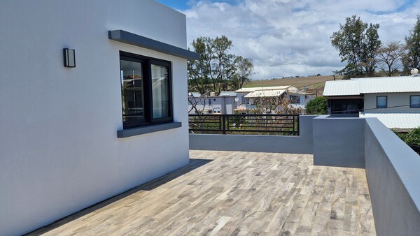 5 Bedroom Villa In Albion - Mauritius Ideal For A Large Family. - Port-Louis