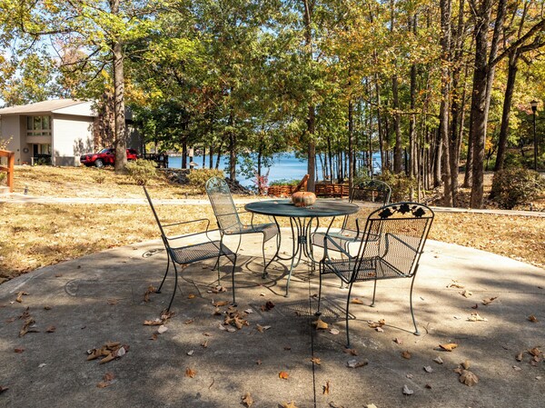 Cozy Townhome! Lake Access, Views & Huge Patio! - Hot Springs Village, AR
