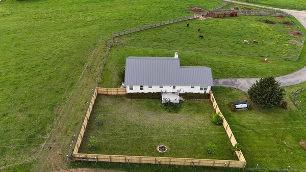 Cottage At Misty Mountain Meadows Farm - McMinnville, TN