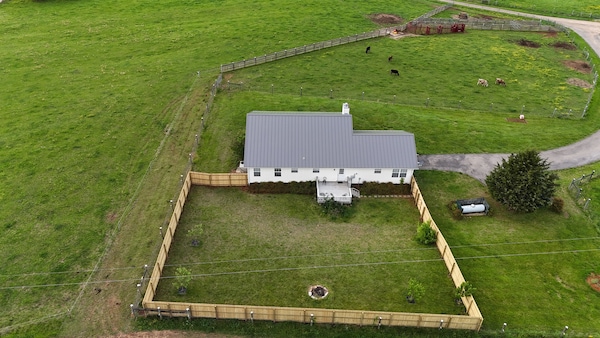 Cottage At Misty Mountain Meadows Farm - McMinnville, TN