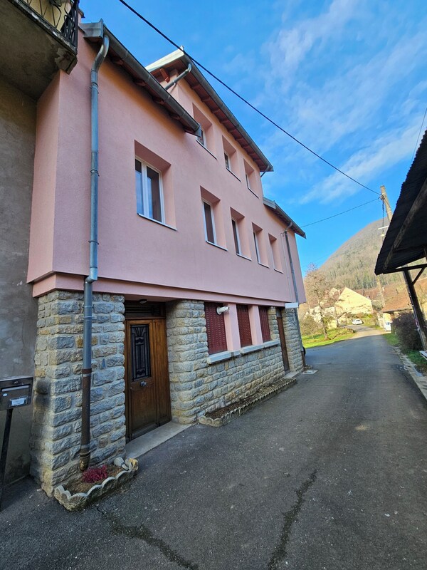 La Maison Rose, Appartement Neuf Avec 2 Chambres Tout Confort - Clairvaux-les-Lacs