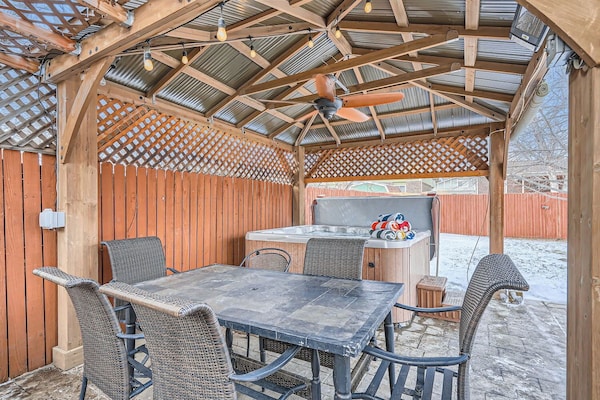 3 Br Westminster Home | Hot Tub - Broomfield, CO