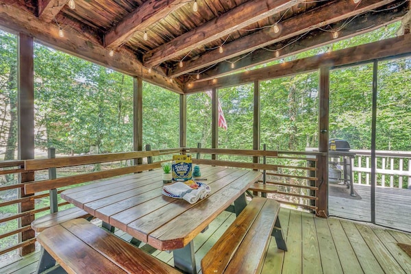 A Refined Retreat, Perfect For Couples Or Families - Beach Lake, PA