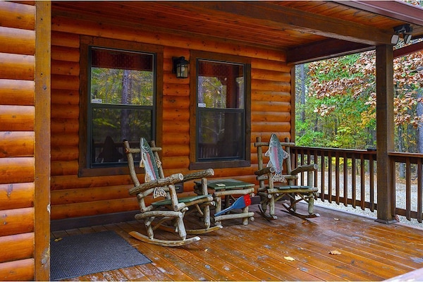 Red Cedar Lodge - 3 Bdrm, 3 Queens, 3 Fulls, 2 Baths. Outdoor Hot Tub - Oklahoma