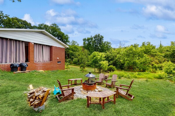 Cozy Lake Getaway Dog-friendly Home With Fire Pit, Fireplace, Wi-fi, Entry Ramp - Norris Lake, TN